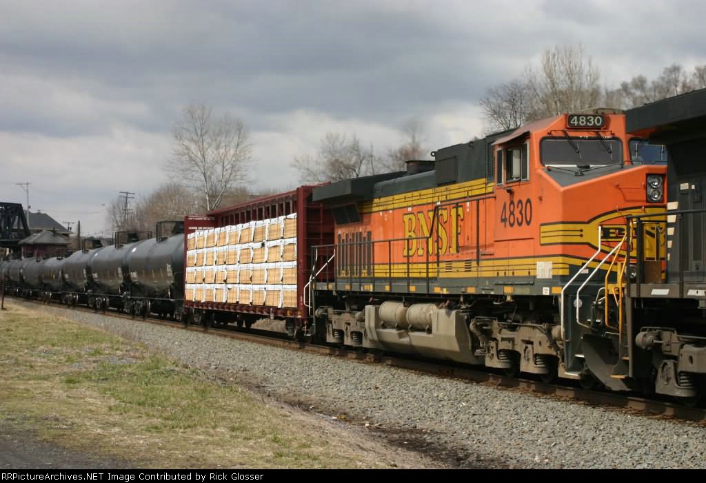BNSF #4830 In Second Spot On 64R....